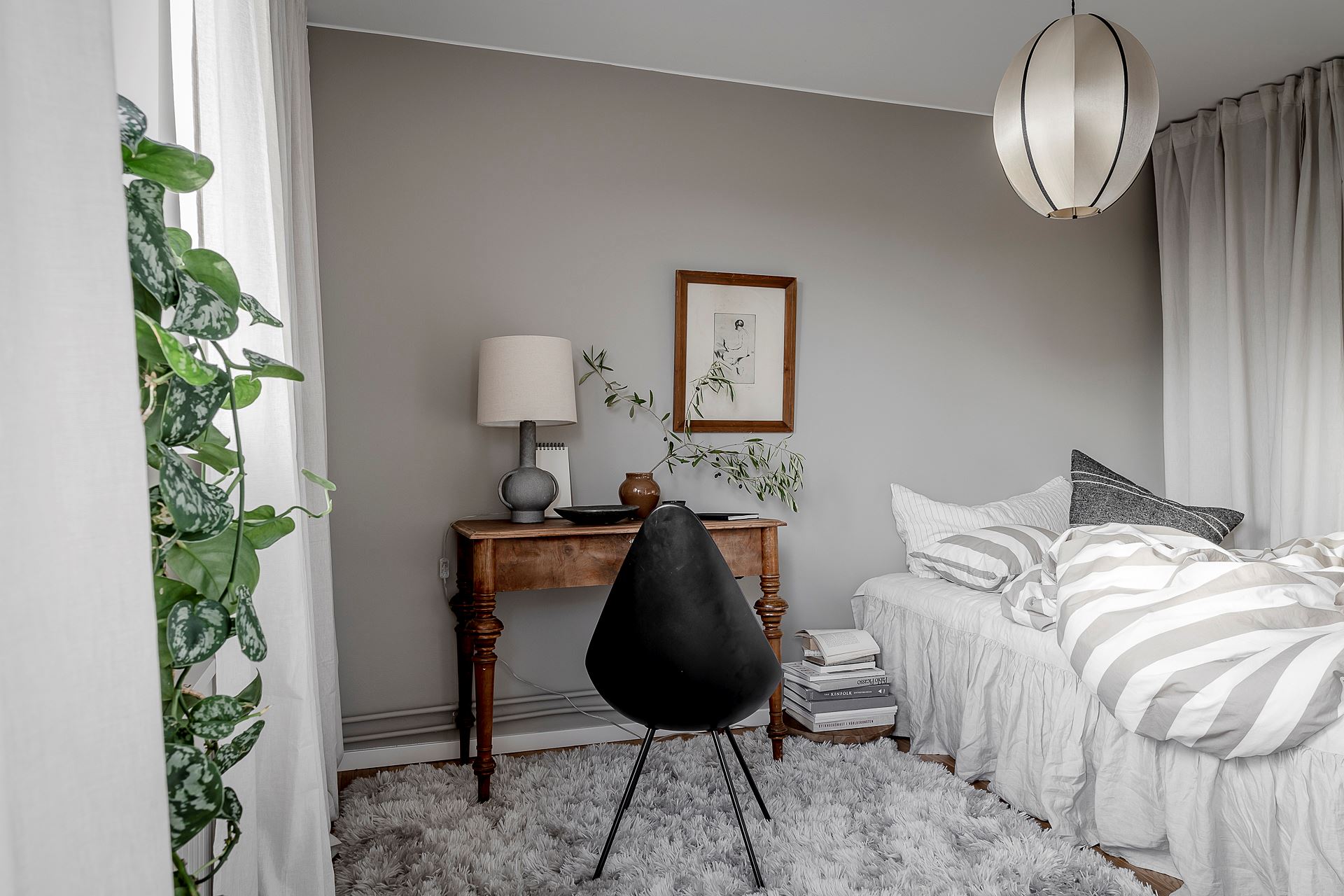 A charming attic apartment with tower room – Focal Point